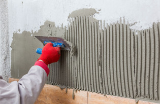 Comment poser du carrelage en quinconce ? | Espace Aubade