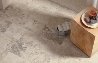 Travertin dans la salle de bains : Guide complet | Espace Aubade